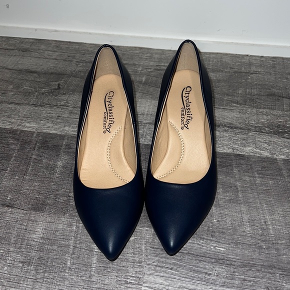 Cityclassified | Shoes | Navy Blue City Classified Heels | Poshmark